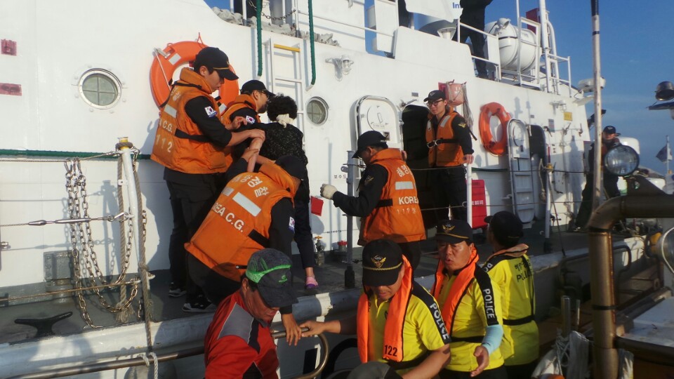 부안해경, 식도 팔 골절 응급환자 긴급후송