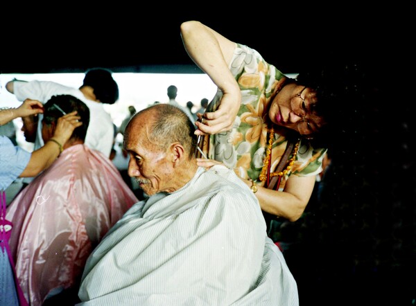 전주 남부시장 싸전다리 밑 '아름다운 손길'